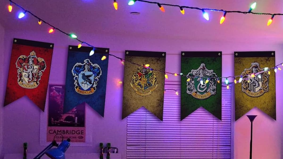 10 Hogwarts Legacy-inspired gifts to give that aspiring wizard in your life